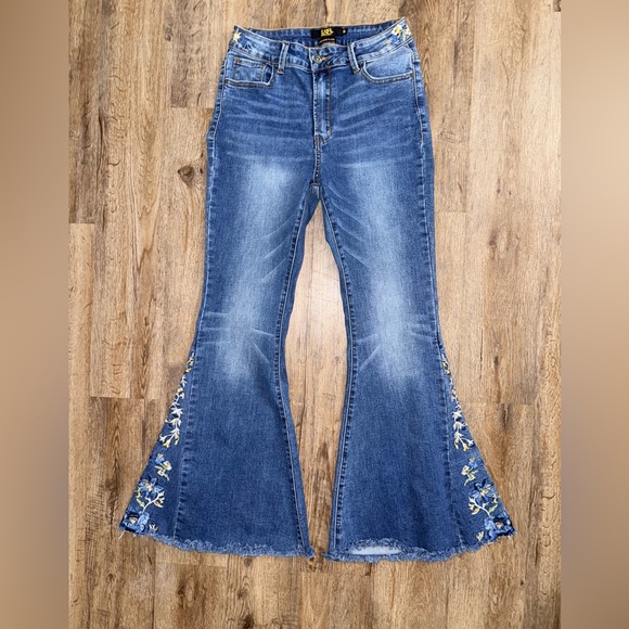 L&B | Jeans | Lb Lucky And Blessed Floral Embroidered Bell Bottom Flare ...
